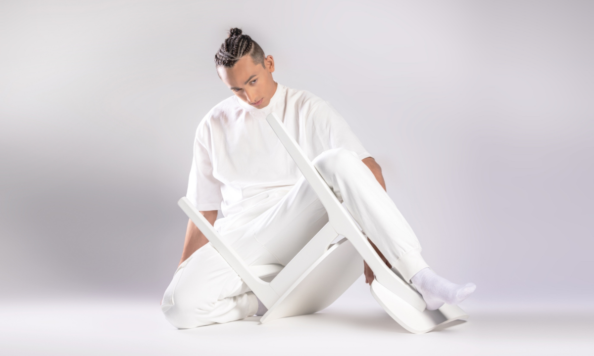 The Art of the Solo Flight: Benjamin Lewis's Hypnotic Anthem, 'High In ...